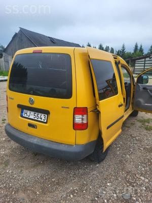 Yellow Volkswagen Caddy 2009 in Daugavpils, with an engine capacity of 2.00 L and mileage of 250 thousand km for 2200 €, photo 7 on AUTOMOTO.COM.LV
