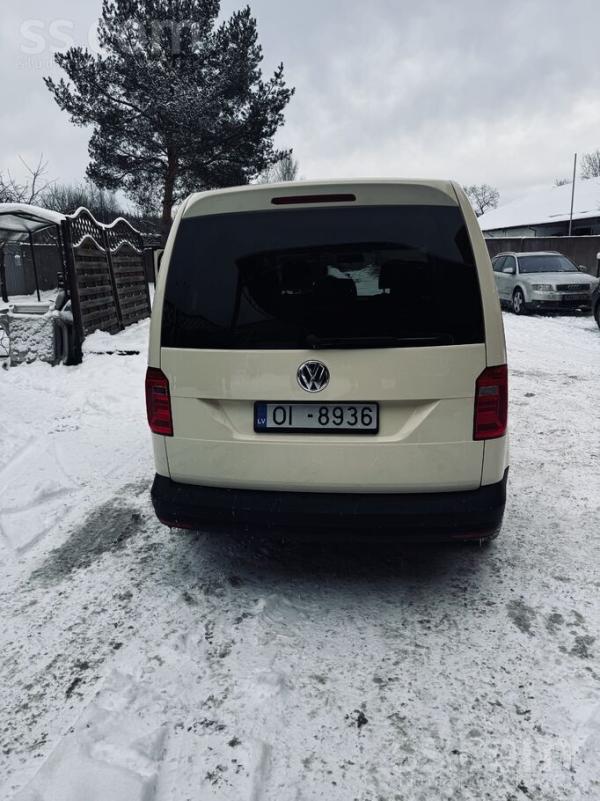 Yellow Volkswagen Caddy 2016 in Riga, with an engine capacity of 2.00 L and mileage of 286 thousand km for 10000 €, photo 3 on AUTOMOTO.COM.LV