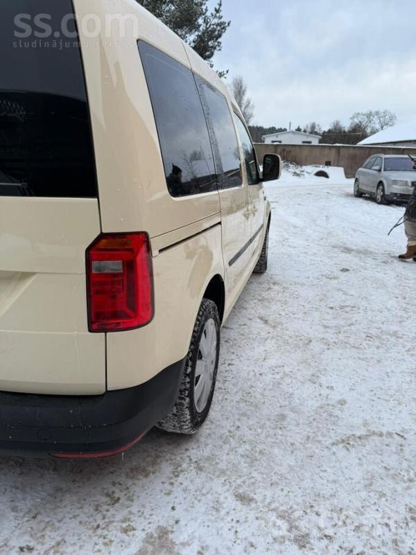Yellow Volkswagen Caddy 2016 in Riga, with an engine capacity of 2.00 L and mileage of 286 thousand km for 10000 €, photo 6 on AUTOMOTO.COM.LV