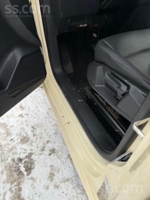 Dzeltens Volkswagen Caddy 2016 Rīga, ar dzinēja tilpumu 2.00 L un nobraukumu 286 tūkst. km par 7900 €, foto 12 vietnē AUTOMOTO.COM.LV
