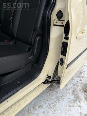 Dzeltens Volkswagen Caddy 2016 Rīga, ar dzinēja tilpumu 2.00 L un nobraukumu 286 tūkst. km par 7900 €, foto 13 vietnē AUTOMOTO.COM.LV