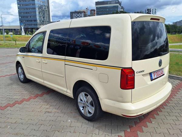 Yellow Volkswagen Caddy 2016 in Vilnius, with an engine capacity of 2.00 L and mileage of 453 thousand km for 5500 €, photo 4 on AUTOMOTO.COM.LV