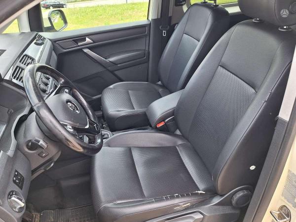 Yellow Volkswagen Caddy 2016 in Vilnius, with an engine capacity of 2.00 L and mileage of 453 thousand km for 5500 €, photo 6 on AUTOMOTO.COM.LV
