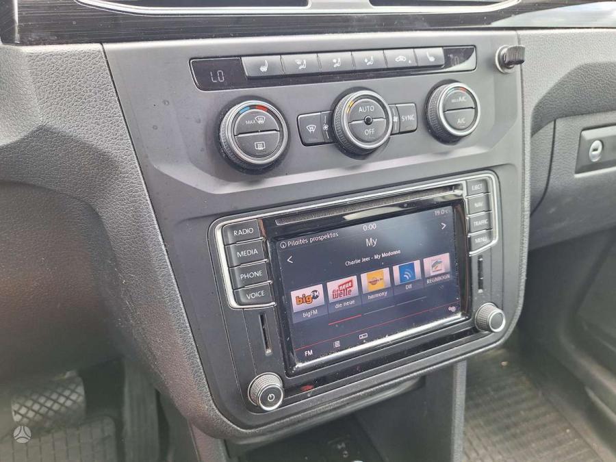 Dzeltens Volkswagen Caddy 2016 Viļņa, ar dzinēja tilpumu 2.00 L un nobraukumu 453 tūkst. km par 5500 €, foto 11 vietnē AUTOMOTO.COM.LV