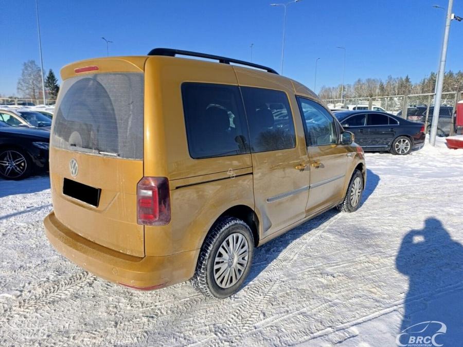 Yellow Volkswagen Caddy 2017 in Avizieniai, with an engine capacity of 2.00 L and mileage of 108 thousand km for 11900 €, photo 5 on AUTOMOTO.COM.LV