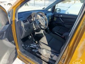 Yellow Volkswagen Caddy 2017 in Avizieniai, with an engine capacity of 2.00 L and mileage of 108 thousand km for 11900 €, photo 9 on AUTOMOTO.COM.LV