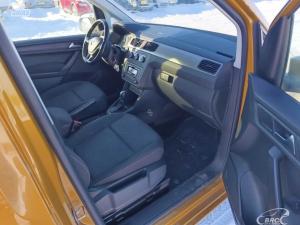 Yellow Volkswagen Caddy 2017 in Avizieniai, with an engine capacity of 2.00 L and mileage of 108 thousand km for 11900 €, photo 11 on AUTOMOTO.COM.LV