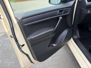 Dzeltens Volkswagen Caddy 2017 Viļņa, ar dzinēja tilpumu 2.00 L un nobraukumu 319 tūkst. km par 8500 €, foto 10 vietnē AUTOMOTO.COM.LV