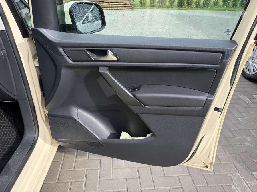 Dzeltens Volkswagen Caddy 2017 Viļņa, ar dzinēja tilpumu 2.00 L un nobraukumu 319 tūkst. km par 8500 €, foto 11 vietnē AUTOMOTO.COM.LV