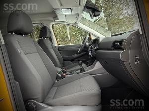 Yellow Volkswagen Caddy 2021 in Tukums, with an engine capacity of 2.00 L and mileage of 198 thousand km for 17990 €, photo 9 on AUTOMOTO.COM.LV