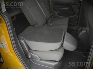 Yellow Volkswagen Caddy 2021 in Tukums, with an engine capacity of 2.00 L and mileage of 198 thousand km for 17990 €, photo 11 on AUTOMOTO.COM.LV