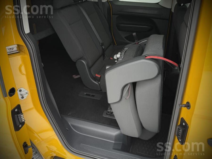 Yellow Volkswagen Caddy 2021 in Tukums, with an engine capacity of 2.00 L and mileage of 198 thousand km for 17990 €, photo 12 on AUTOMOTO.COM.LV