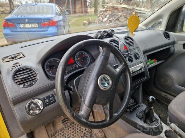 Желтый Фольксваген Кадди 2004 в Лиепая, объемом двигателя 2.00 л и пробегом 390 тыс. км за 1450 €, фото 7 на AUTOMOTO.COM.LV