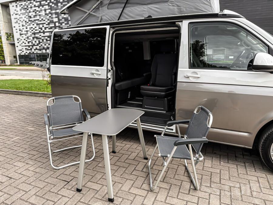 Brown Volkswagen California 2016 in Jelgava, with an engine capacity of 2.00 L and mileage of 245 thousand km for 29800 €, photo 28 on AUTOMOTO.COM.LV
