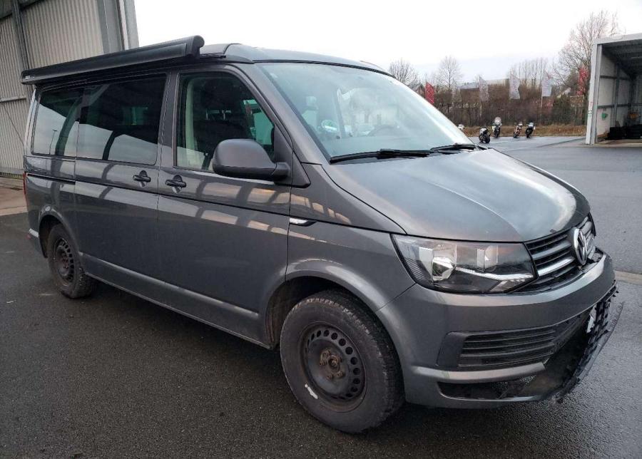 Grey Volkswagen California 2018 in Klaipeda, with an engine capacity of 1.97 L and mileage of 118 thousand km for 16700 €, photo 3 on AUTOMOTO.COM.LV