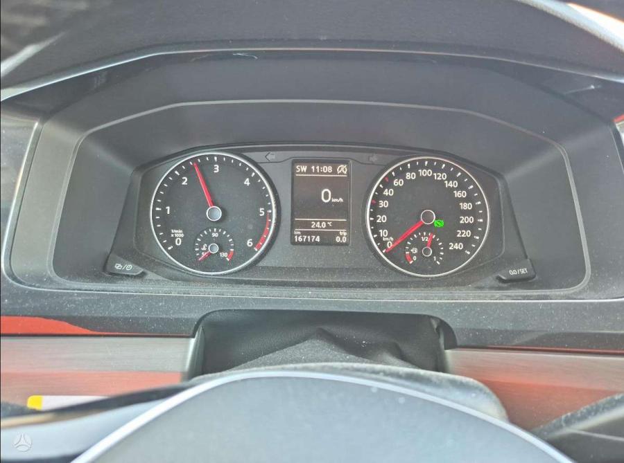 Grey Volkswagen California 2018 in Klaipeda, with an engine capacity of 1.97 L and mileage of 167 thousand km for 15100 €, photo 8 on AUTOMOTO.COM.LV