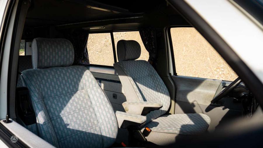 Balts Volkswagen California 1992 Viļņa, ar dzinēja tilpumu 2.40 L un nobraukumu 358 tūkst. km par 8700 €, foto 14 vietnē AUTOMOTO.COM.LV