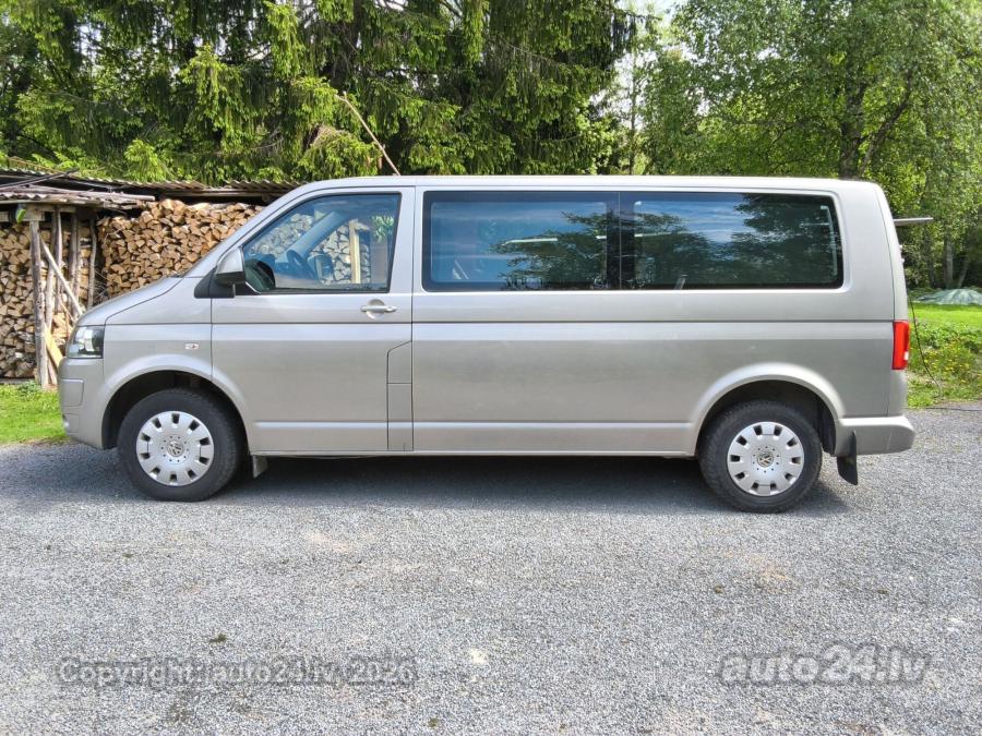 Smilšu krāsa Volkswagen Caravelle 2012 Tallina, ar dzinēja tilpumu 2.00 L un nobraukumu 283 tūkst. km par 13000 €, foto 3 vietnē AUTOMOTO.COM.LV