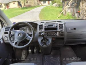 Smilšu krāsa Volkswagen Caravelle 2012 Tallina, ar dzinēja tilpumu 2.00 L un nobraukumu 283 tūkst. km par 13000 €, foto 10 vietnē AUTOMOTO.COM.LV