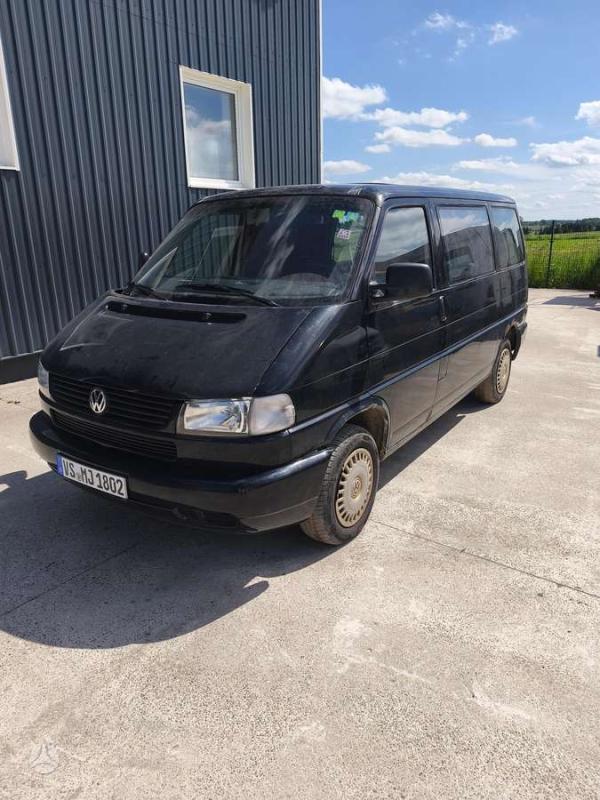 Melns Volkswagen Caravelle 2003 Kretinga, ar dzinēja tilpumu 2.50 L un nobraukumu 292 tūkst. km par 6500 €, foto 1 vietnē AUTOMOTO.COM.LV