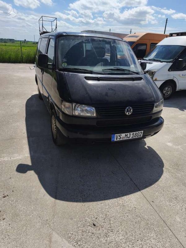 Black Volkswagen Caravelle 2003 in Kretinga, with an engine capacity of 2.50 L and mileage of 292 thousand km for 6500 €, photo 2 on AUTOMOTO.COM.LV