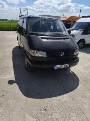 Melns Volkswagen Caravelle 2003 Kretinga, ar dzinēja tilpumu 2.50 L un nobraukumu 292 tūkst. km par 6500 €, foto 3 vietnē AUTOMOTO.COM.LV
