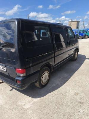 Melns Volkswagen Caravelle 2003 Kretinga, ar dzinēja tilpumu 2.50 L un nobraukumu 292 tūkst. km par 6500 €, foto 5 vietnē AUTOMOTO.COM.LV