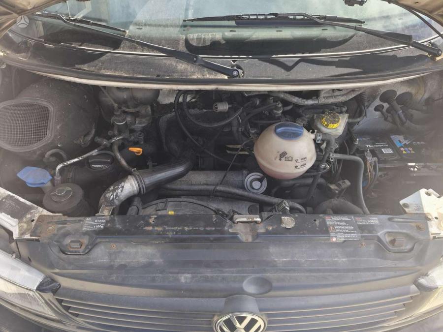 Melns Volkswagen Caravelle 2003 Kretinga, ar dzinēja tilpumu 2.50 L un nobraukumu 292 tūkst. km par 6500 €, foto 8 vietnē AUTOMOTO.COM.LV
