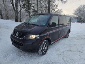 Melns Volkswagen Caravelle 2005 Kaišiadorys, ar dzinēja tilpumu 2.50 L un nobraukumu 300 tūkst. km par 5300 €, foto  vietnē AUTOMOTO.COM.LV