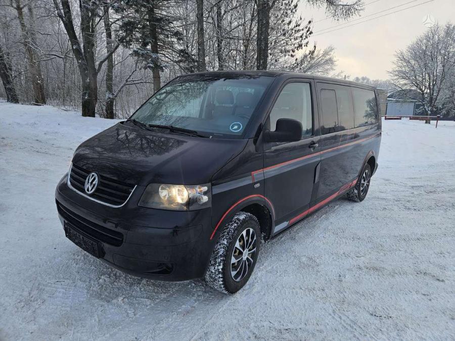 Melns Volkswagen Caravelle 2005 Kaišiadorys, ar dzinēja tilpumu 2.50 L un nobraukumu 300 tūkst. km par 5300 €, foto 1 vietnē AUTOMOTO.COM.LV