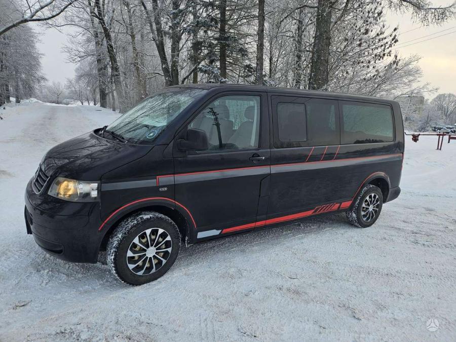 Melns Volkswagen Caravelle 2005 Kaišiadorys, ar dzinēja tilpumu 2.50 L un nobraukumu 300 tūkst. km par 5300 €, foto 2 vietnē AUTOMOTO.COM.LV