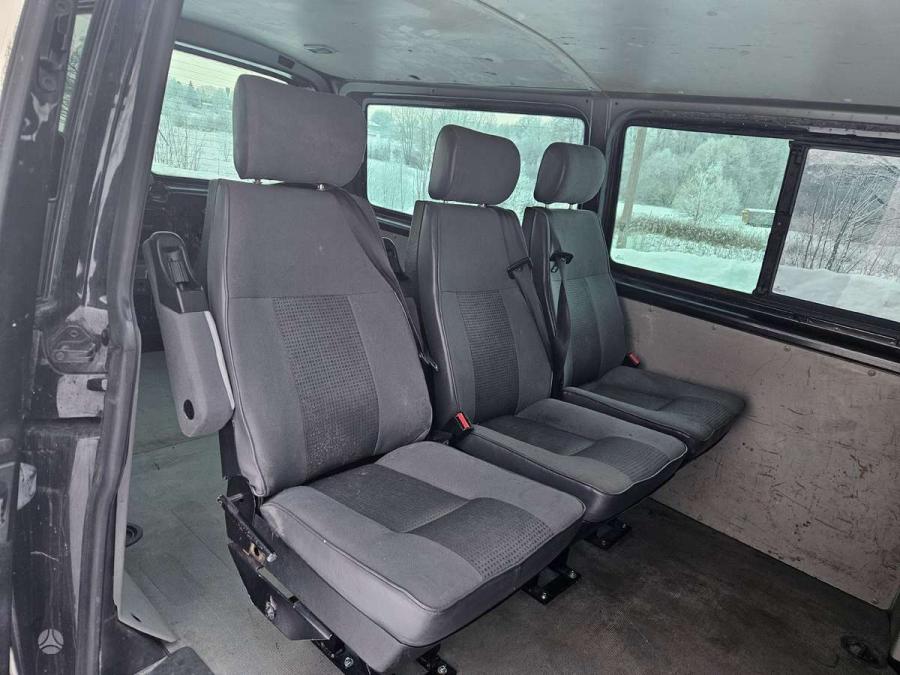 Melns Volkswagen Caravelle 2005 Kaišiadorys, ar dzinēja tilpumu 2.50 L un nobraukumu 300 tūkst. km par 5300 €, foto 5 vietnē AUTOMOTO.COM.LV