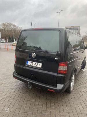 Melns Volkswagen Caravelle 2005 Viļņa, ar dzinēja tilpumu 2.50 L un nobraukumu 328 tūkst. km par 5600 €, foto 2 vietnē AUTOMOTO.COM.LV