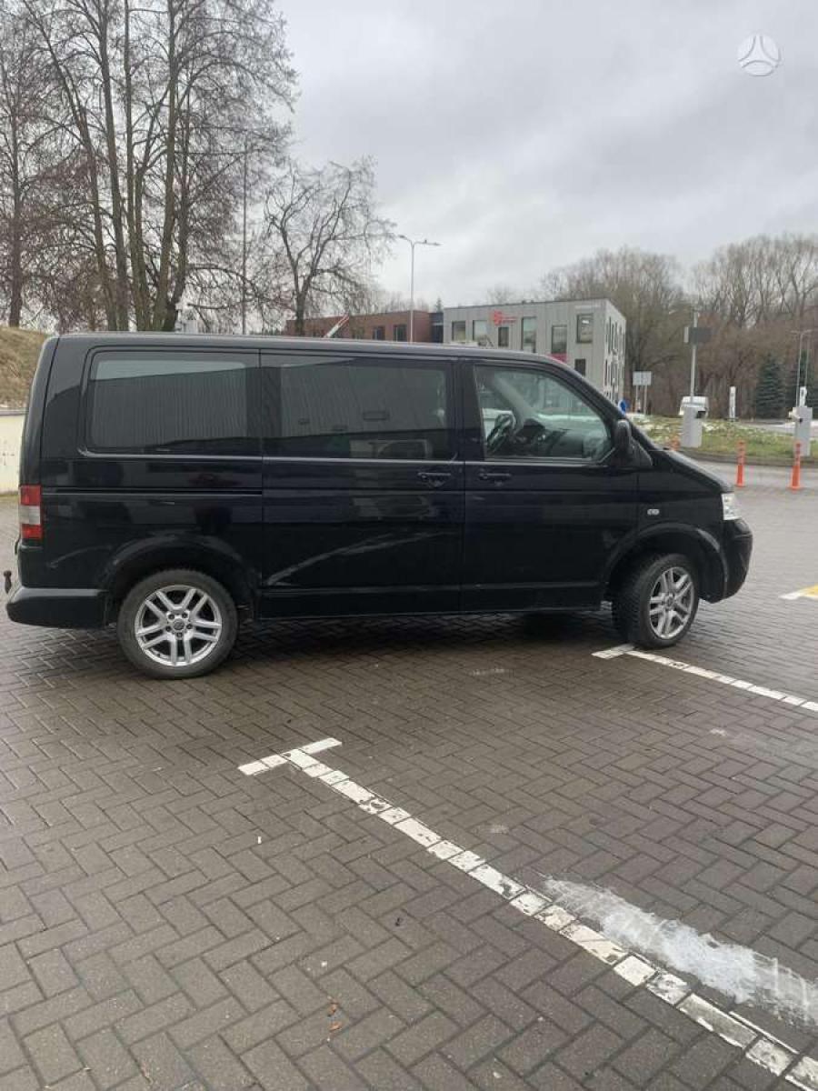 Melns Volkswagen Caravelle 2005 Viļņa, ar dzinēja tilpumu 2.50 L un nobraukumu 328 tūkst. km par 5600 €, foto 6 vietnē AUTOMOTO.COM.LV