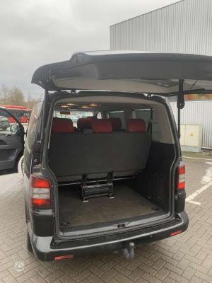Melns Volkswagen Caravelle 2005 Viļņa, ar dzinēja tilpumu 2.50 L un nobraukumu 328 tūkst. km par 5600 €, foto 17 vietnē AUTOMOTO.COM.LV