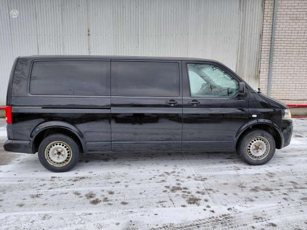 Black Volkswagen Caravelle 2006 in Vilnius, with an engine capacity of 2.46 L and mileage of 308 thousand km for 6500 €, photo 2 on AUTOMOTO.COM.LV