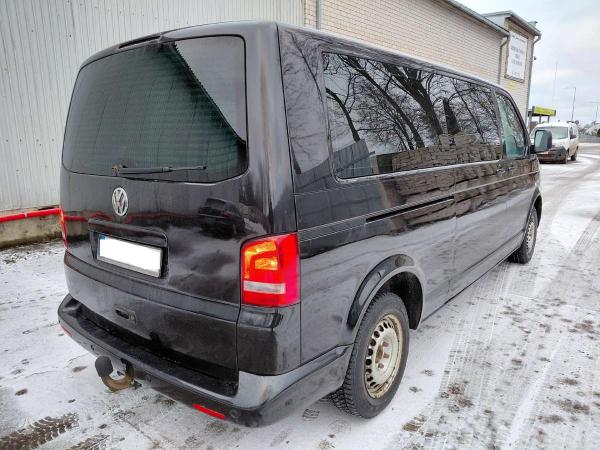 Black Volkswagen Caravelle 2006 in Vilnius, with an engine capacity of 2.46 L and mileage of 308 thousand km for 6500 €, photo 4 on AUTOMOTO.COM.LV