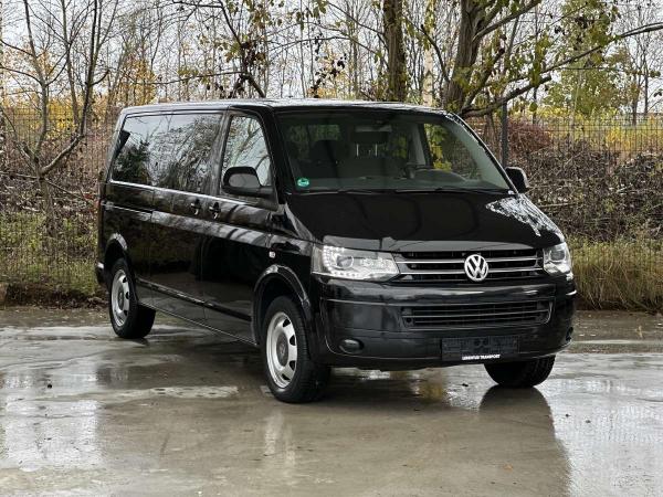 Black Volkswagen Caravelle 2012 in Vilnius, with an engine capacity of 1.97 L and mileage of 262 thousand km for 6000 €, photo 1 on AUTOMOTO.COM.LV