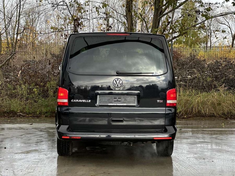 Melns Volkswagen Caravelle 2012 Viļņa, ar dzinēja tilpumu 1.97 L un nobraukumu 262 tūkst. km par 6000 €, foto 6 vietnē AUTOMOTO.COM.LV