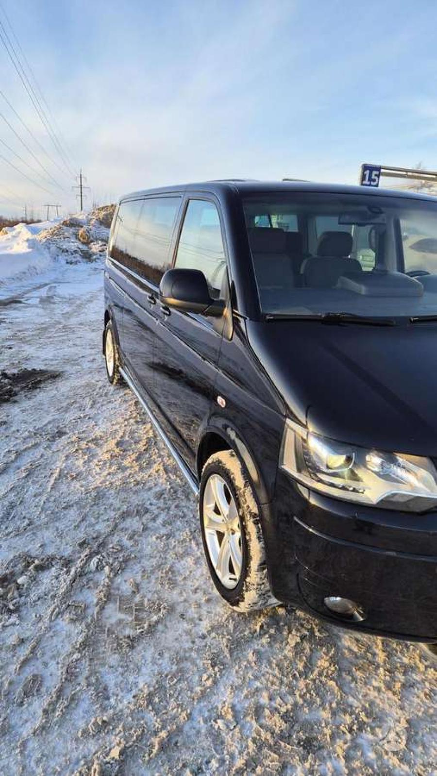 Black Volkswagen Caravelle 2012 in Siauliai, with an engine capacity of 1.97 L and mileage of 264 thousand km for 15500 €, photo 2 on AUTOMOTO.COM.LV