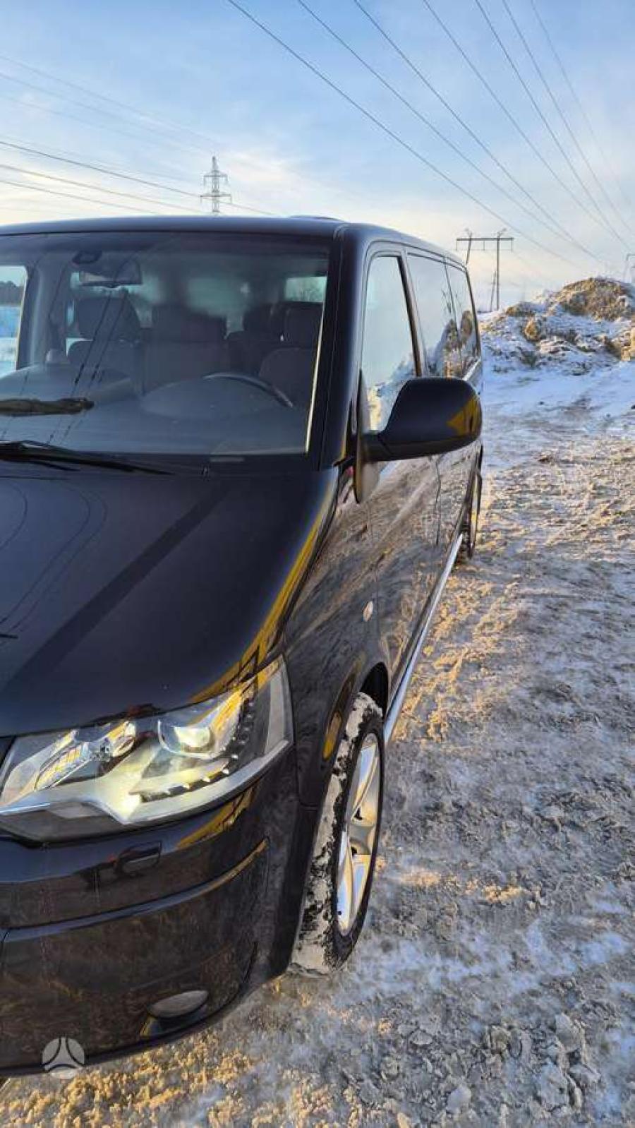 Black Volkswagen Caravelle 2012 in Siauliai, with an engine capacity of 1.97 L and mileage of 264 thousand km for 15500 €, photo 3 on AUTOMOTO.COM.LV