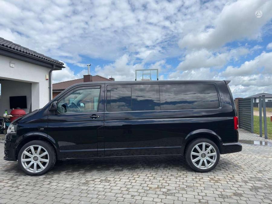 Melns Volkswagen Caravelle 2014 Klaipėda, ar dzinēja tilpumu 1.97 L un nobraukumu 250 tūkst. km par 14500 €, foto 4 vietnē AUTOMOTO.COM.LV