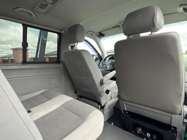 Melns Volkswagen Caravelle 2014 Klaipėda, ar dzinēja tilpumu 1.97 L un nobraukumu 250 tūkst. km par 14500 €, foto 7 vietnē AUTOMOTO.COM.LV