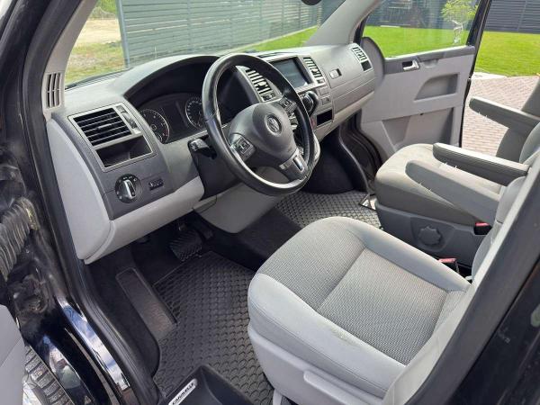 Melns Volkswagen Caravelle 2014 Klaipėda, ar dzinēja tilpumu 1.97 L un nobraukumu 250 tūkst. km par 14500 €, foto 8 vietnē AUTOMOTO.COM.LV