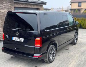 Black Volkswagen Caravelle 2016 in Klaipeda, with an engine capacity of 2.00 L and mileage of 290 thousand km for 17999 €, photo 9 on AUTOMOTO.COM.LV