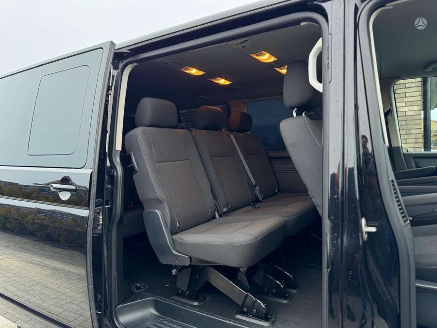 Black Volkswagen Caravelle 2016 in Klaipeda, with an engine capacity of 2.00 L and mileage of 290 thousand km for 17999 €, photo 10 on AUTOMOTO.COM.LV