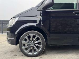 Black Volkswagen Caravelle 2016 in Klaipeda, with an engine capacity of 2.00 L and mileage of 290 thousand km for 17999 €, photo 17 on AUTOMOTO.COM.LV