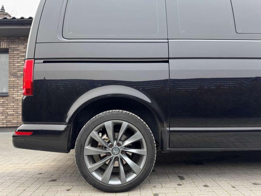 Black Volkswagen Caravelle 2016 in Klaipeda, with an engine capacity of 2.00 L and mileage of 290 thousand km for 17999 €, photo 18 on AUTOMOTO.COM.LV