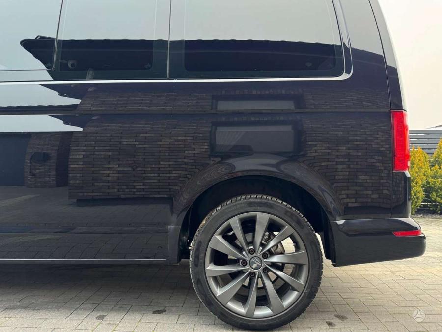 Black Volkswagen Caravelle 2016 in Klaipeda, with an engine capacity of 2.00 L and mileage of 290 thousand km for 17999 €, photo 19 on AUTOMOTO.COM.LV