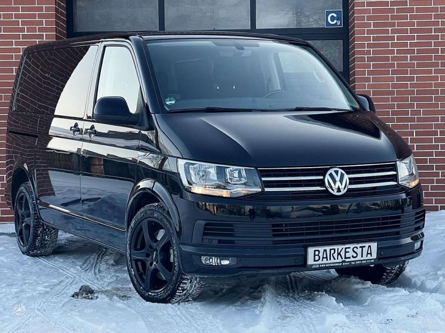 Black Volkswagen Caravelle 2016 in Raseiniai, with an engine capacity of 2.00 L and mileage of 178 thousand km for 18500 €, photo 1 on AUTOMOTO.COM.LV